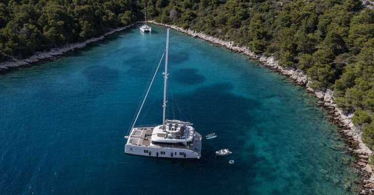 Alquilar catamarán con capacidad para 9 personas en ACI Marina ...