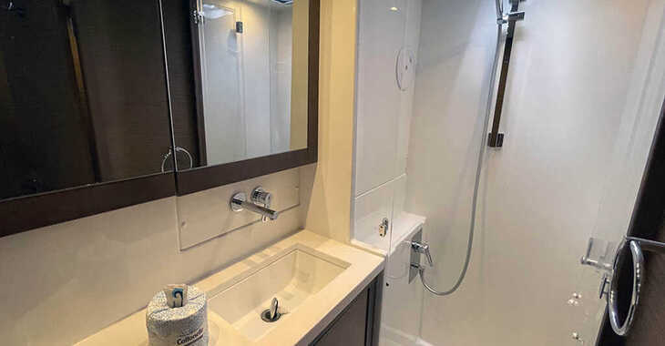Alquilar catamarán con capacidad para 12 personas en Alimos Marina ref53707